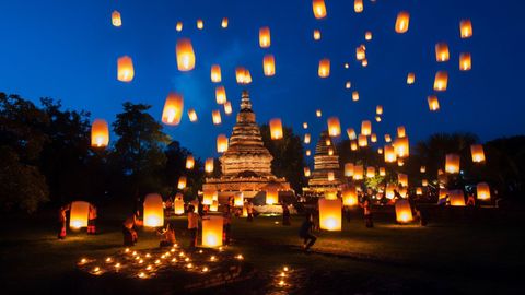 Yi Peng Lantern Festival: Guide To Thailand's Magical 'Floating Lantern' Celebration