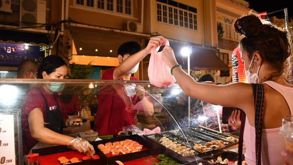 Phuket Night Market Walking Tours: A Local Guide To Food, Fun, Fashion