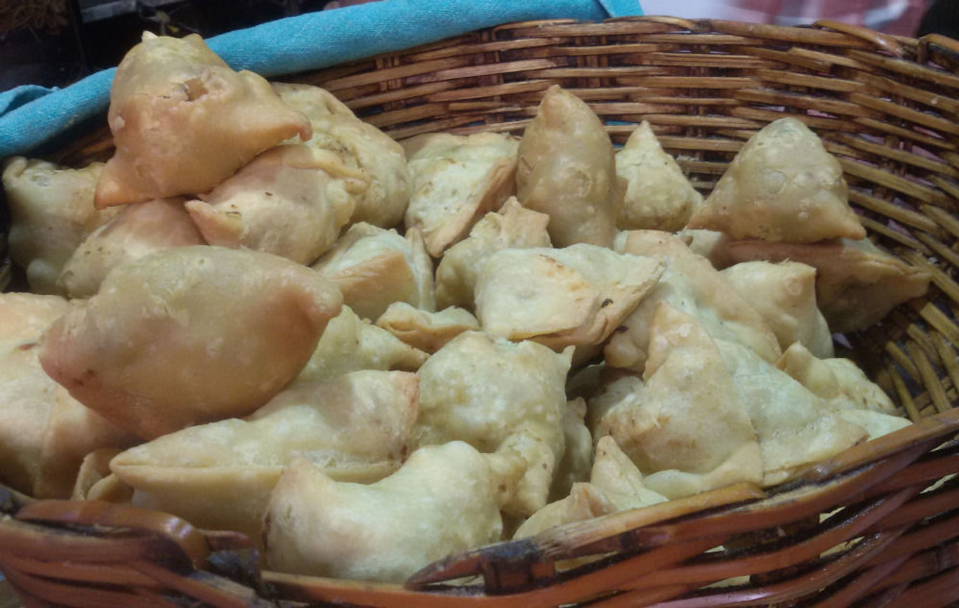 West Bengal's Famous Food: Your Ultimate Guide To Bengali Cuisine