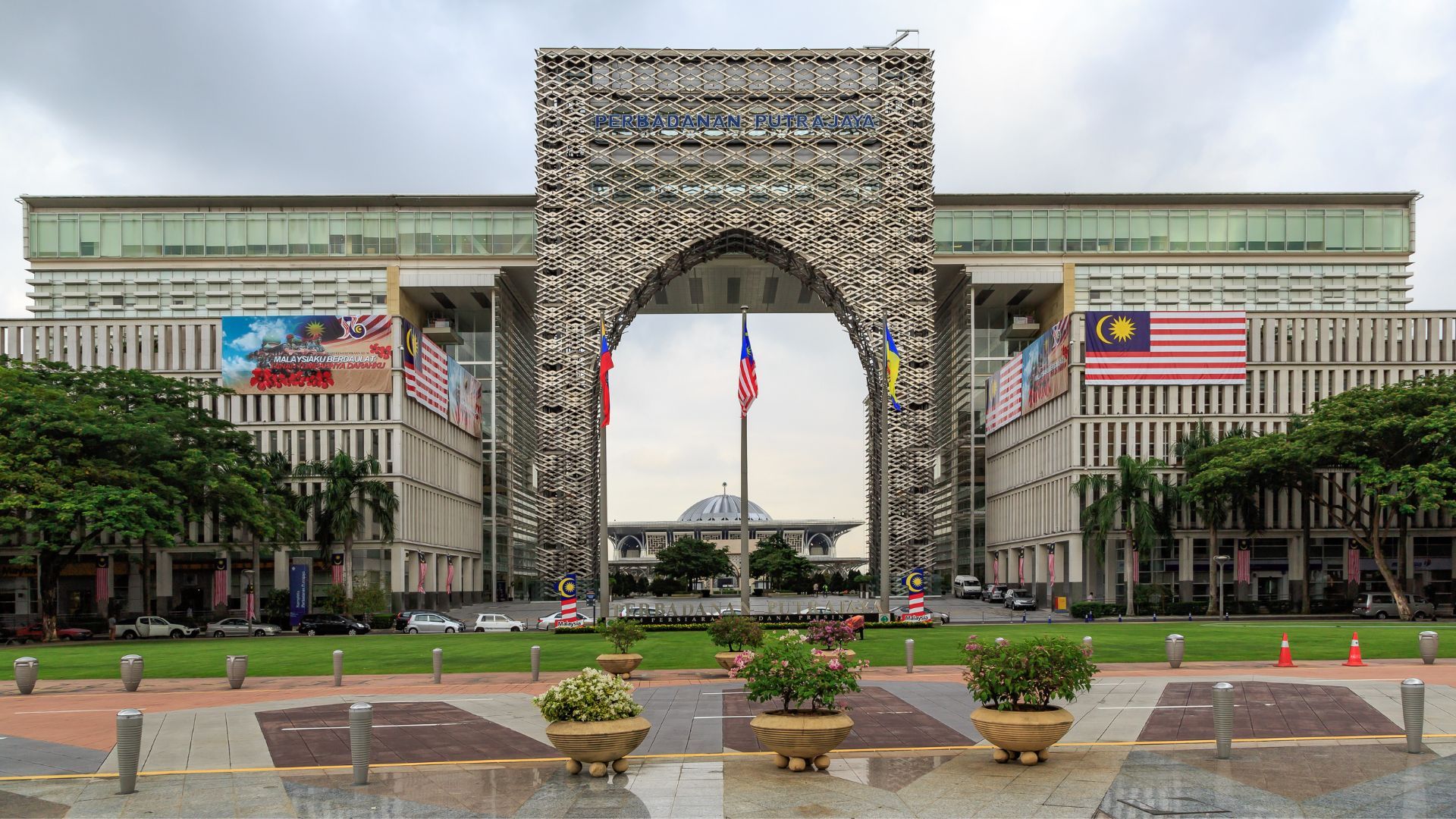 Things To Do In Putrajaya For The Best Of The Traditional And The Trendy