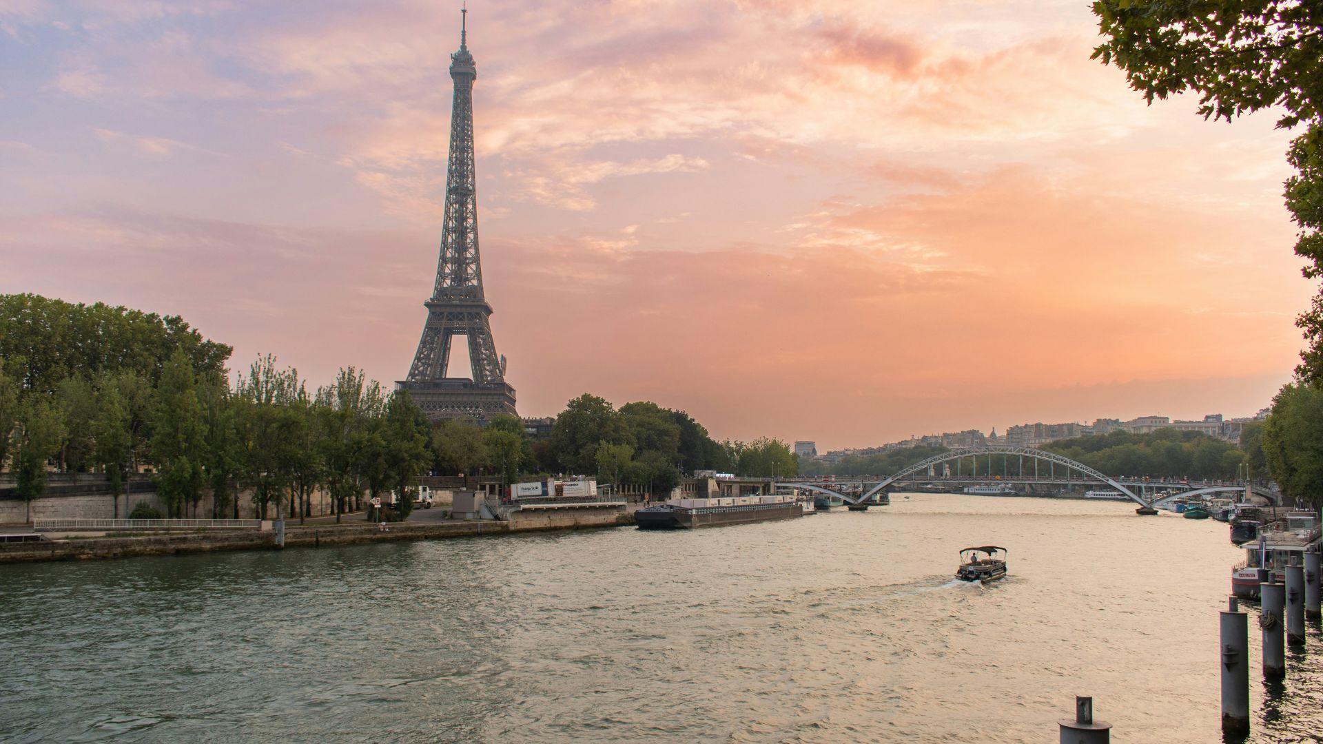 You Can Now Swim In The Seine For The First Time In 100 Years