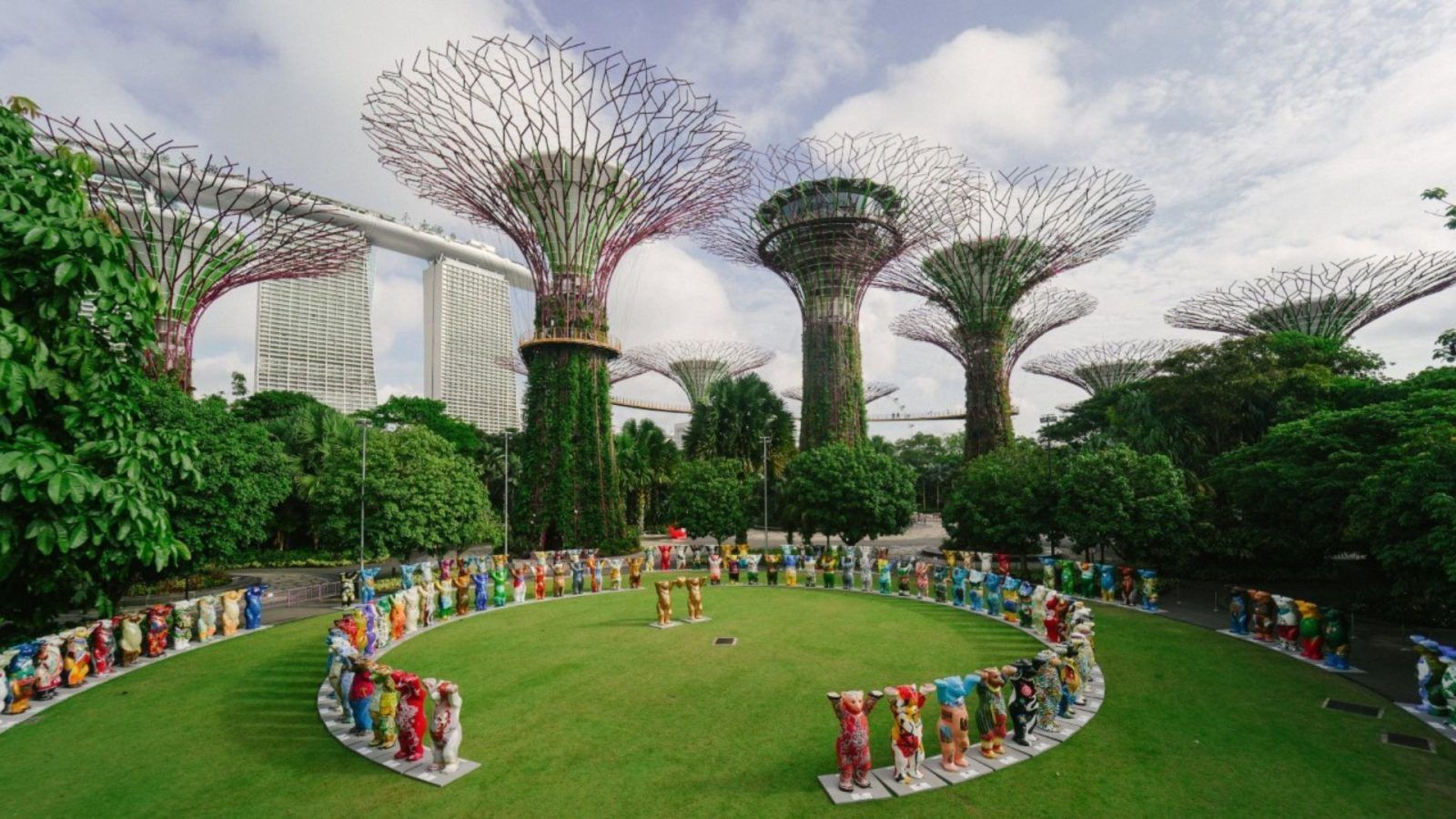150 Giant Bear Statues Takes Over Singapore's Gardens By The Bay
